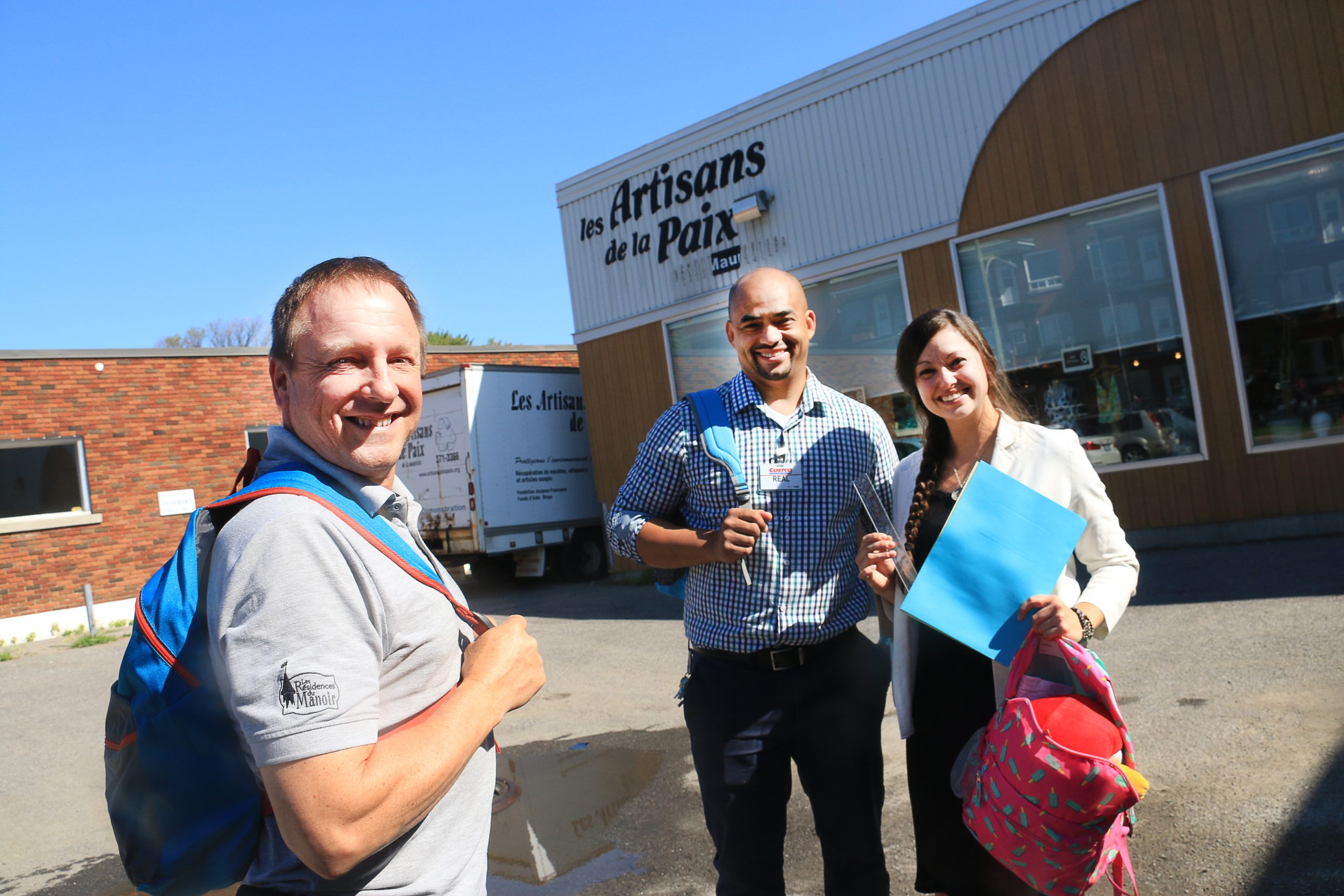 Plus de 400 sacs d’école pour les familles à faible revenu - L’Hebdo ...