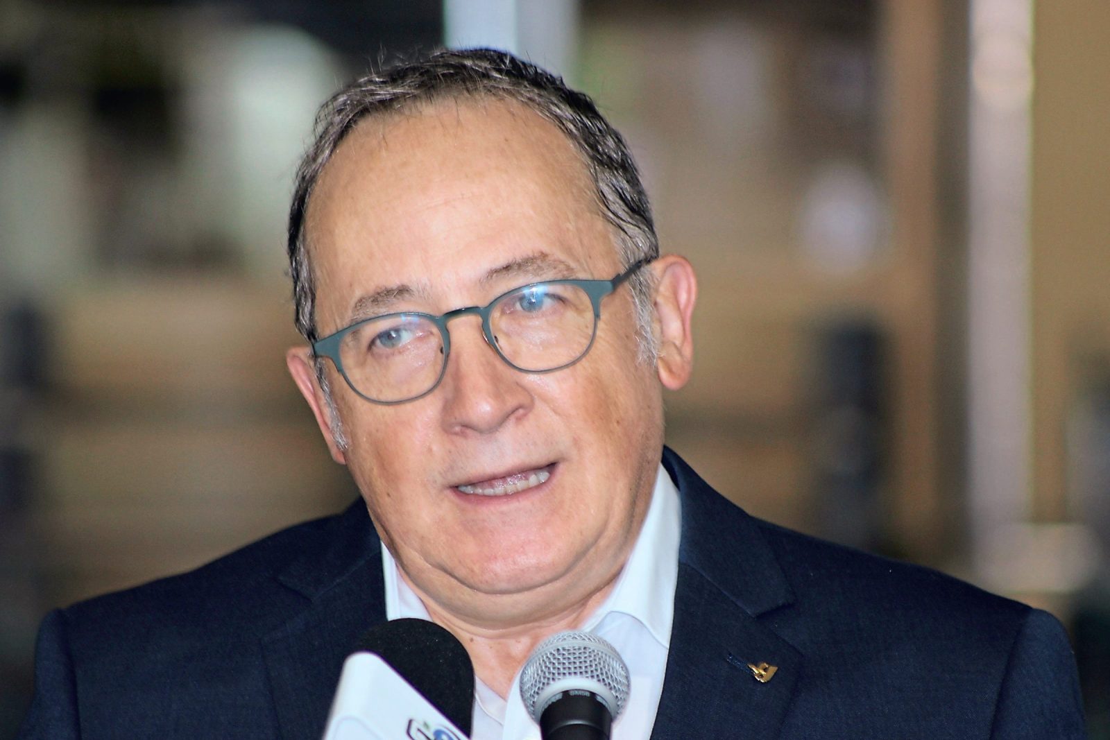 Yves Perron propose des solutions à la pénurie de main-d'oeuvre - L ...